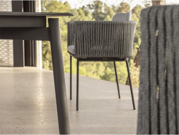 Mesa de comedor Boston de Skyline | Mobel 6000 | Seismil Studio