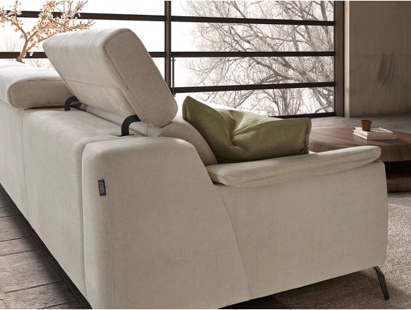 Sofá chaiselongue Padua de Pedro Ortiz | Mobel 6000 | Seismil Studio